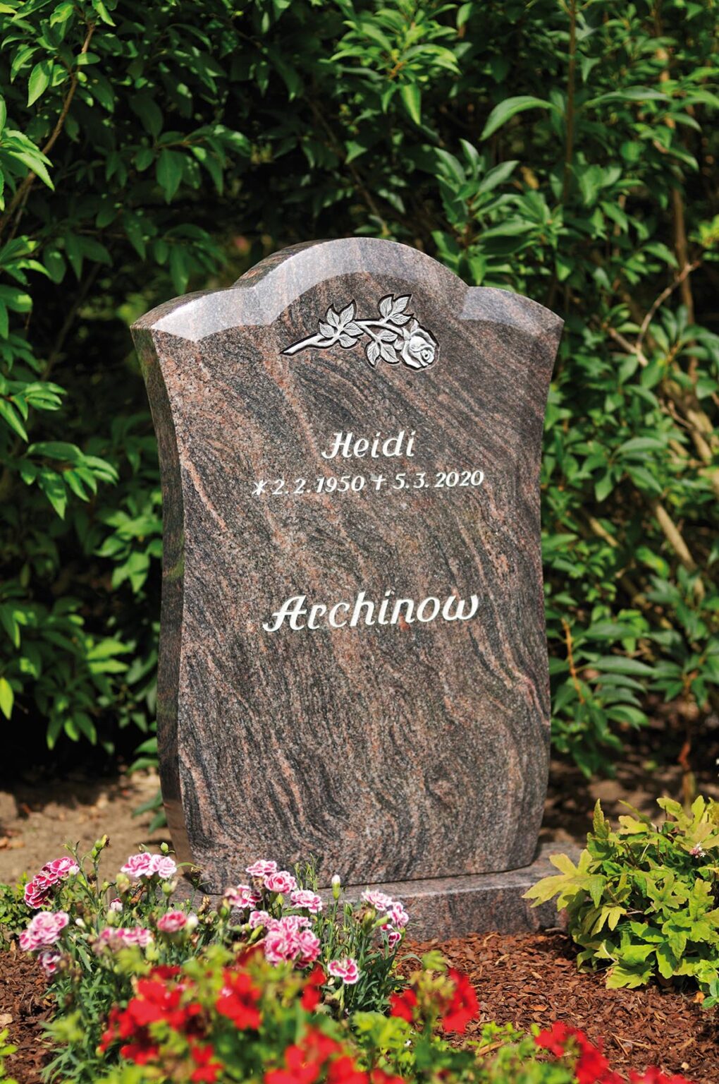 Grabstein, Ornament Rose vertieft eingearbeite - Budde Grabmale