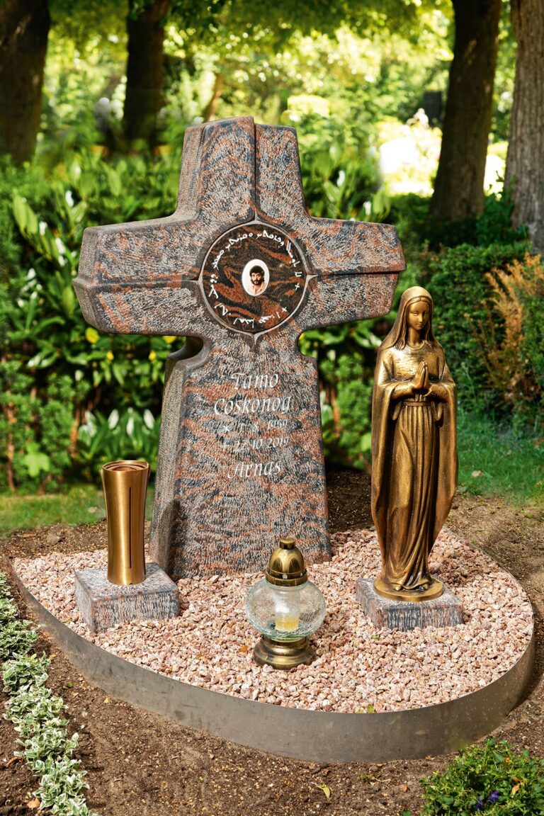 Grabstein, Barap Granit, geriffelt - Budde Grabmale