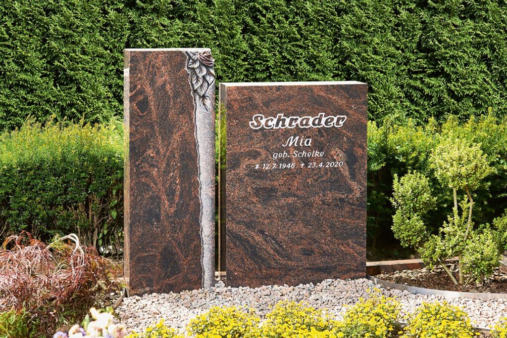 Moderner Grabstein mit Rosenornament - Budde Grabmale